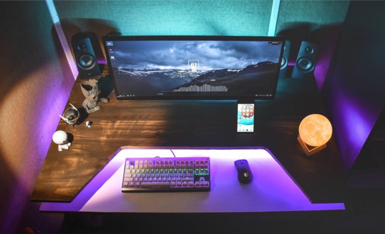 Gaming Room Setup Ideas: 26 Awesome PC and Console Setups | HGG