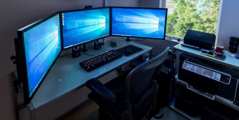 Gaming Room Setup Ideas: 26 Awesome PC and Console Setups | HGG