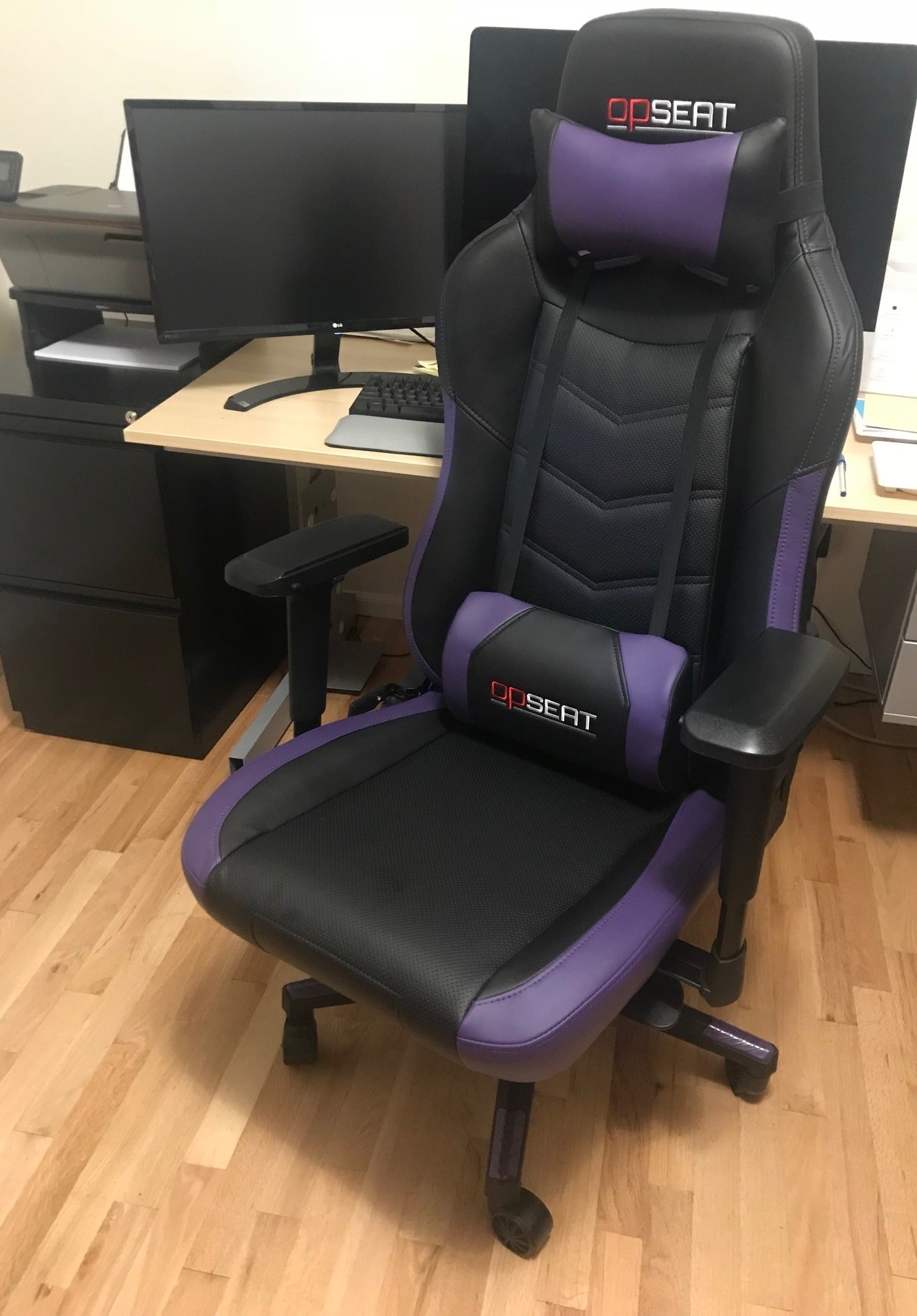 OPSEAT Grandmaster Gaming Chair Review | HGG